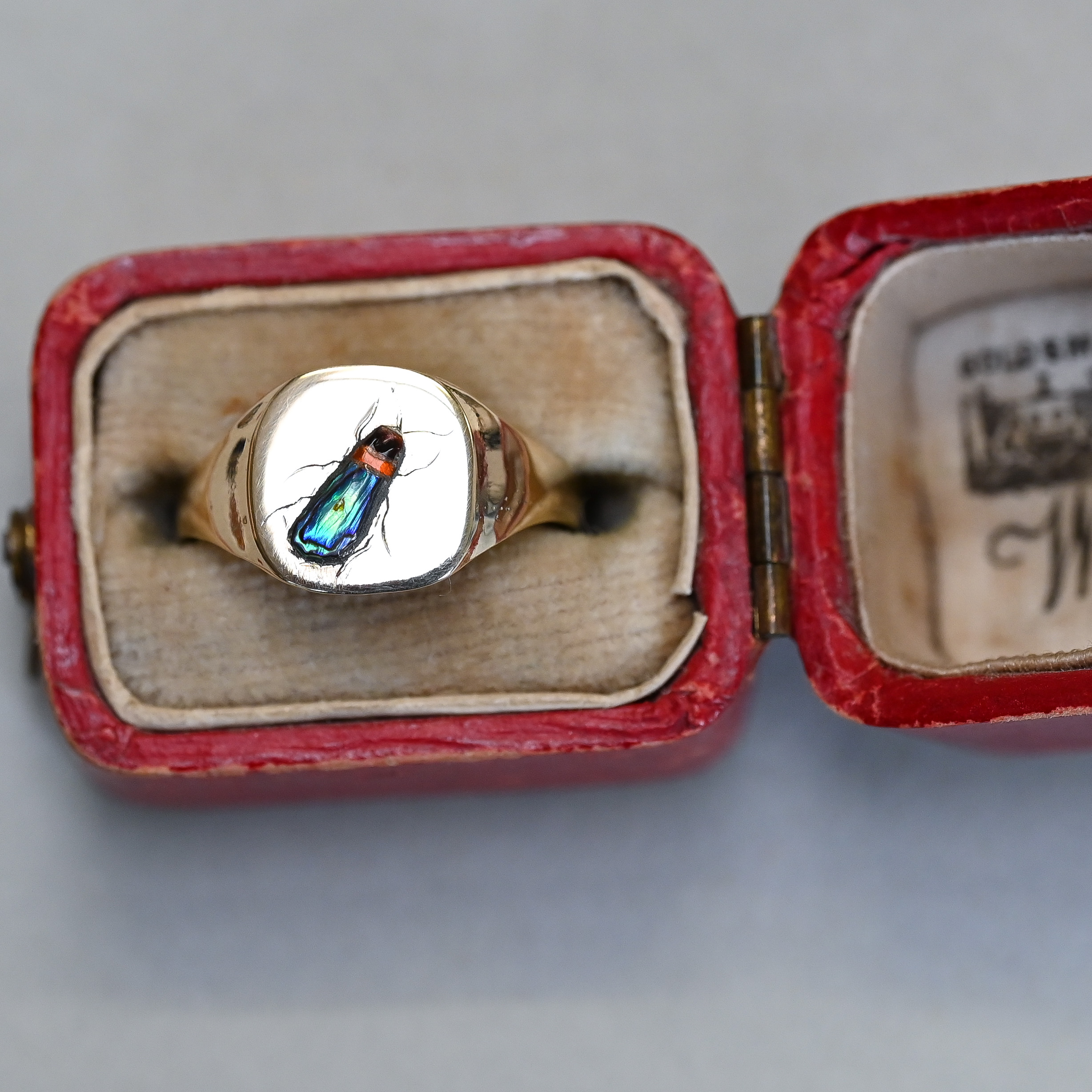 Vintage 9ct gold Shibamaya bug ring, c.1940s - Vintique Jewellery